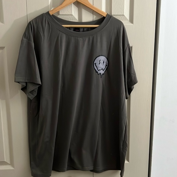 ROMWE | Tops | Smiley Tee | Poshmark